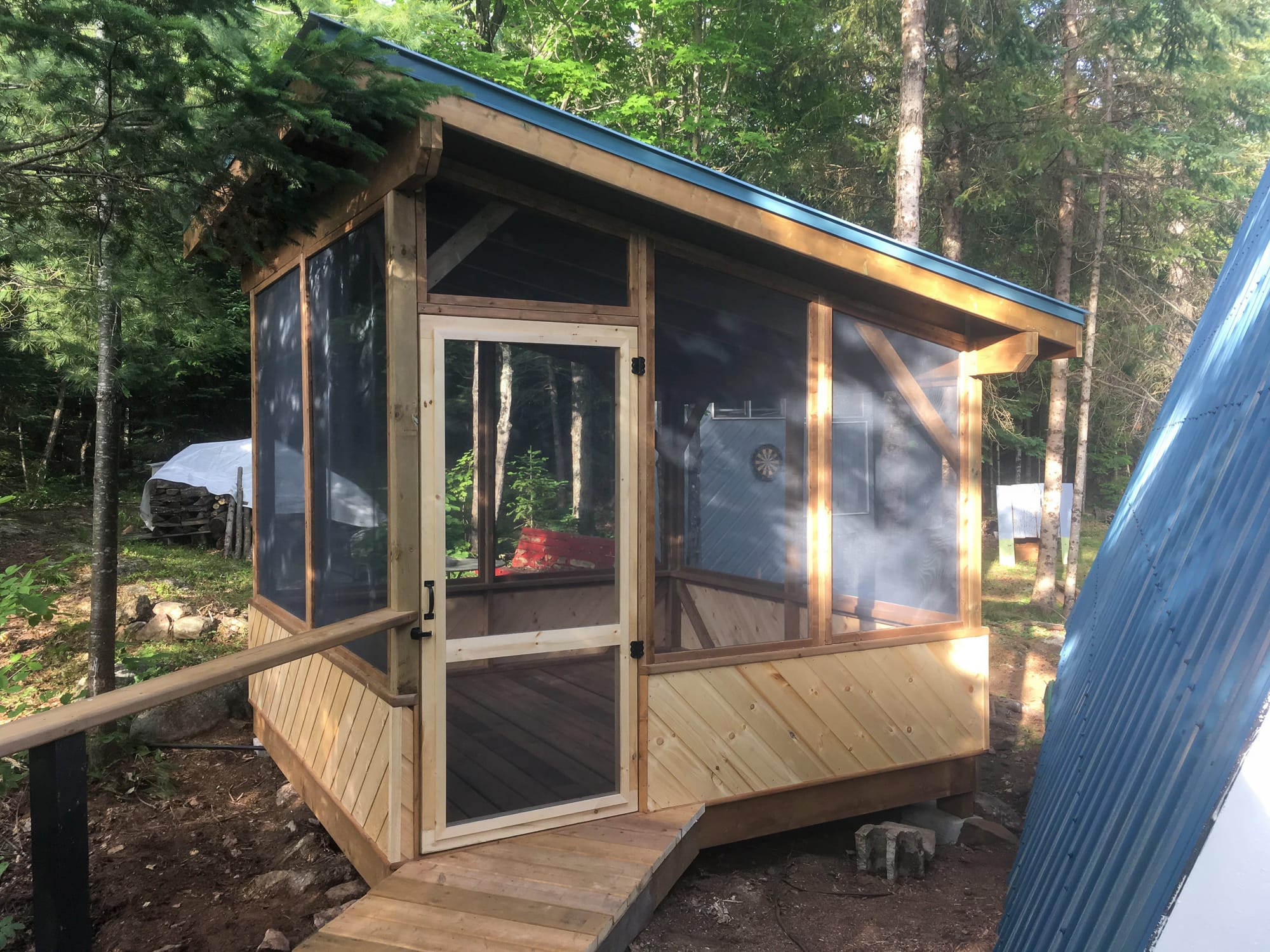 Bunkies & Decks - Mountain Customs